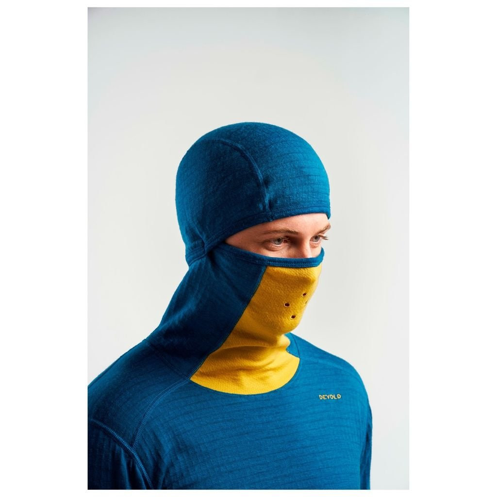 Sweat-shirt en laine mérinos double-couche, avec capuche ajustée et ...