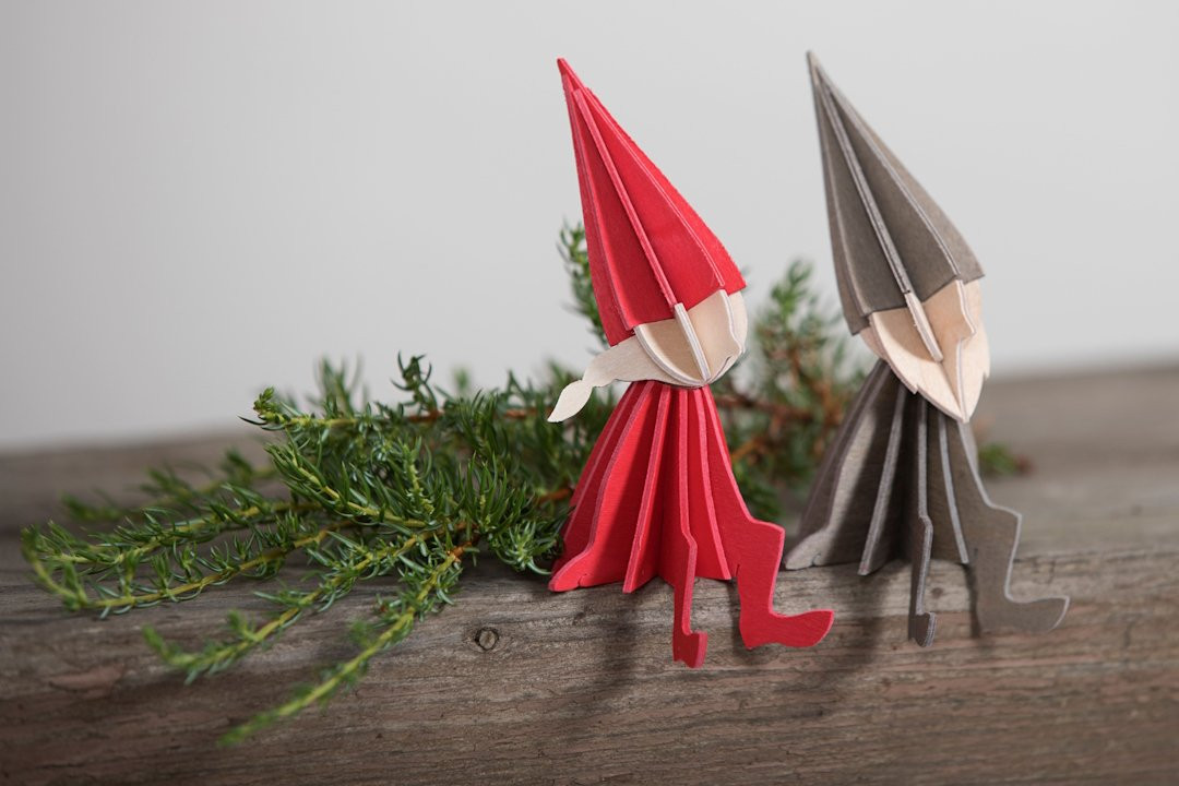 Lovi Elf Girl - Elfe Femme en bois décoratif fabriqué en Finlande