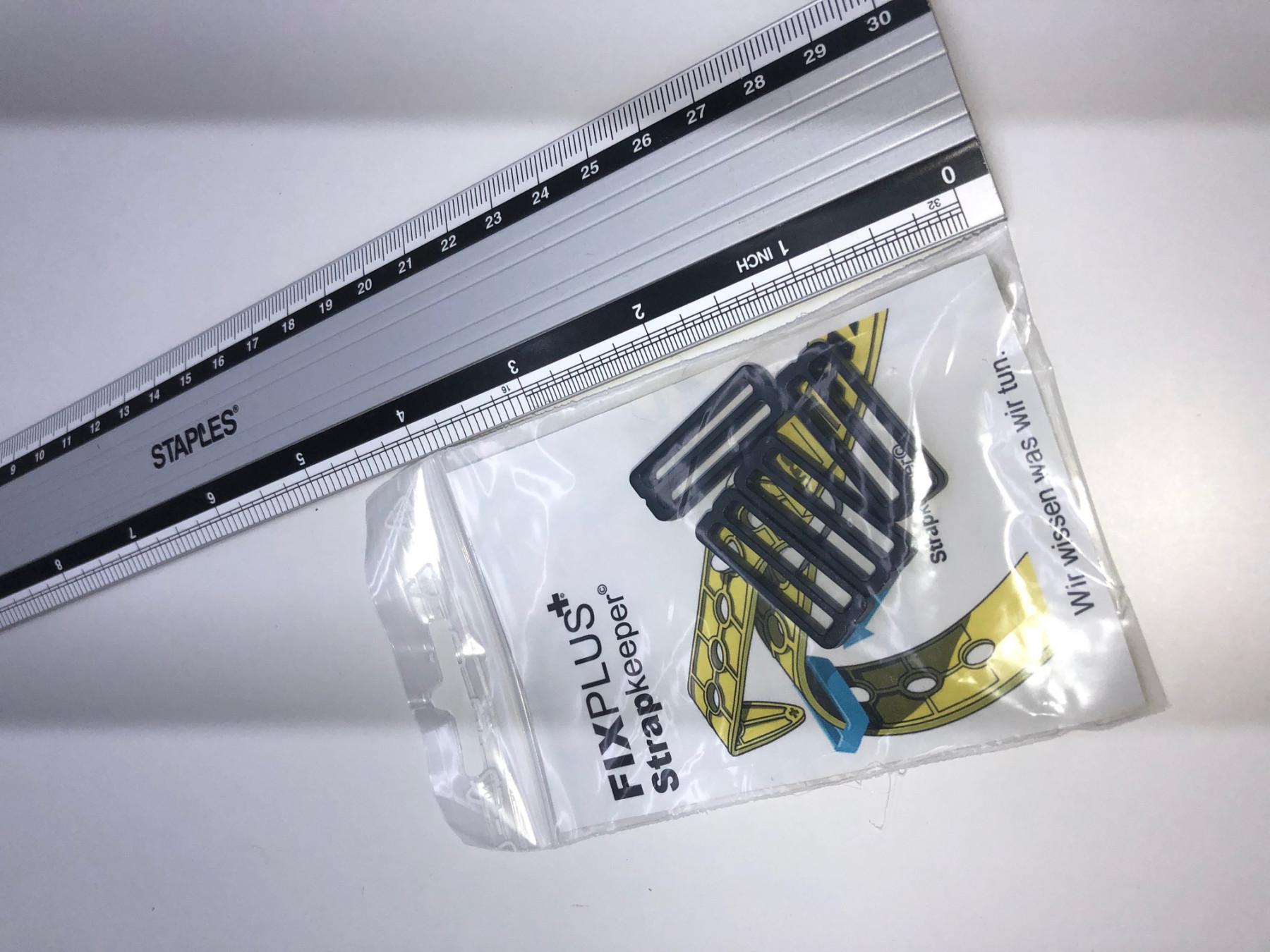 Pack de 4 Fixplus Strapkeeper pour sangles 35cm, 46cm et 66cm.