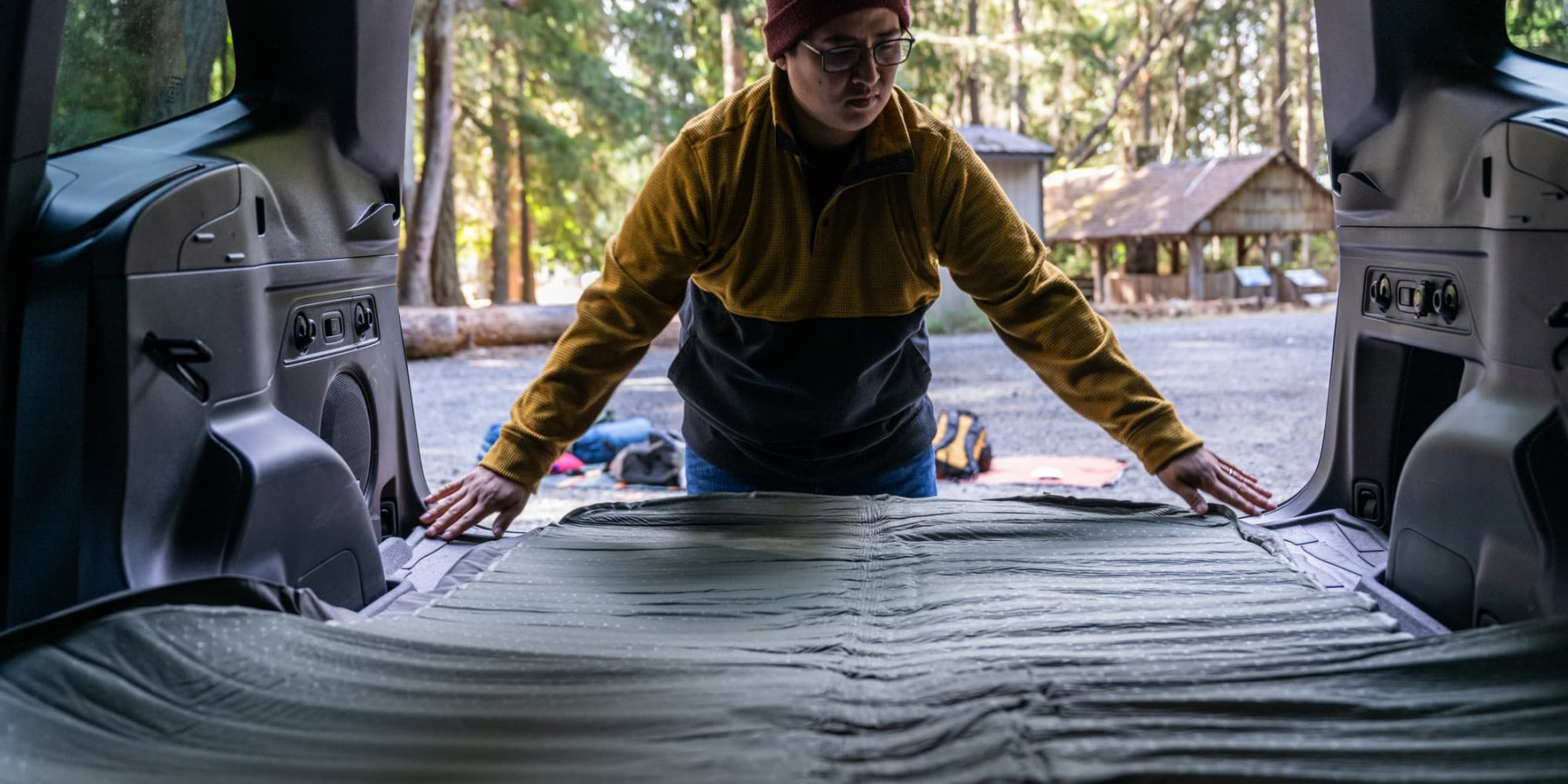 Exped Megamat Auto : matelas pour voiture, break et Van. Matelas de ...