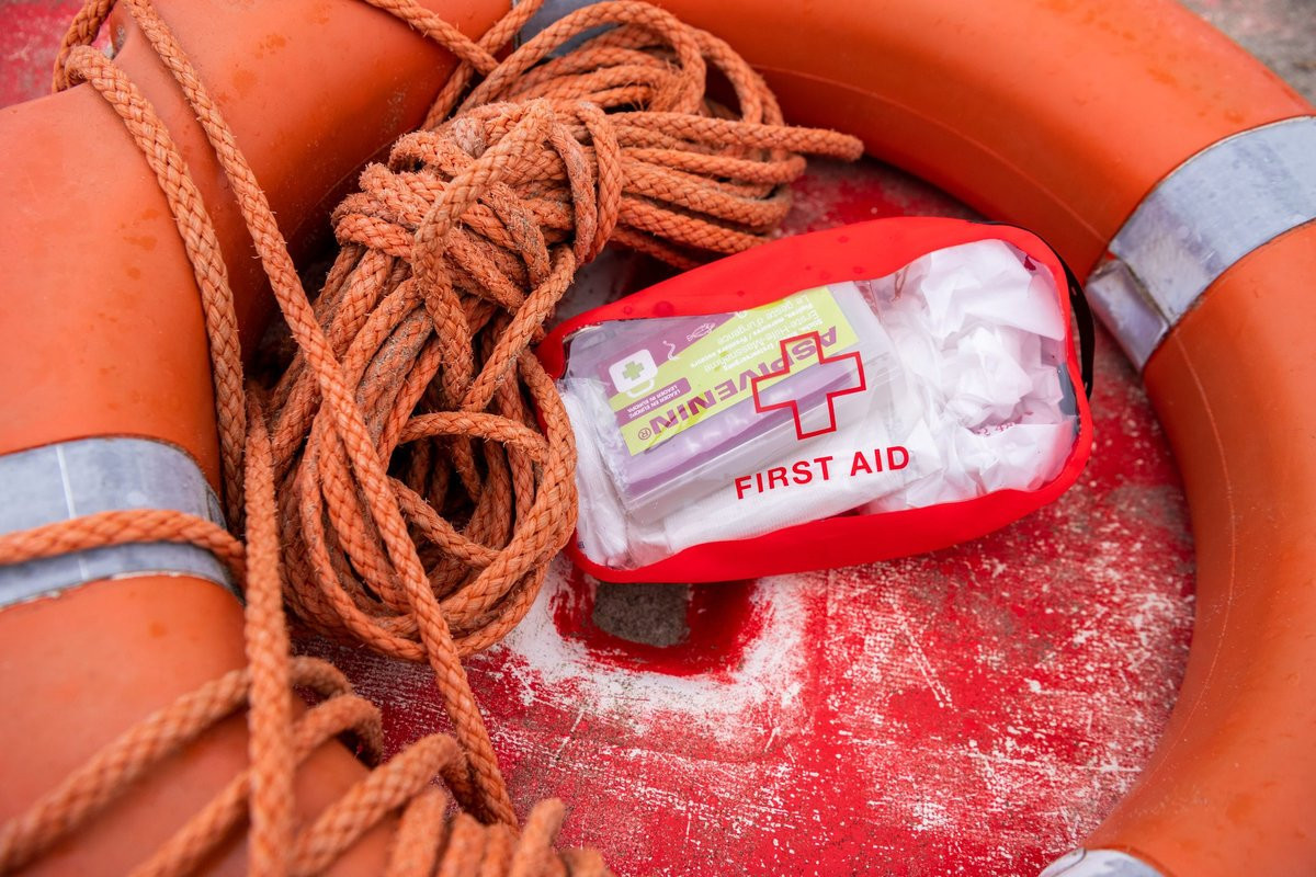 Trousse de premiers secours Organizer Cube First Aid