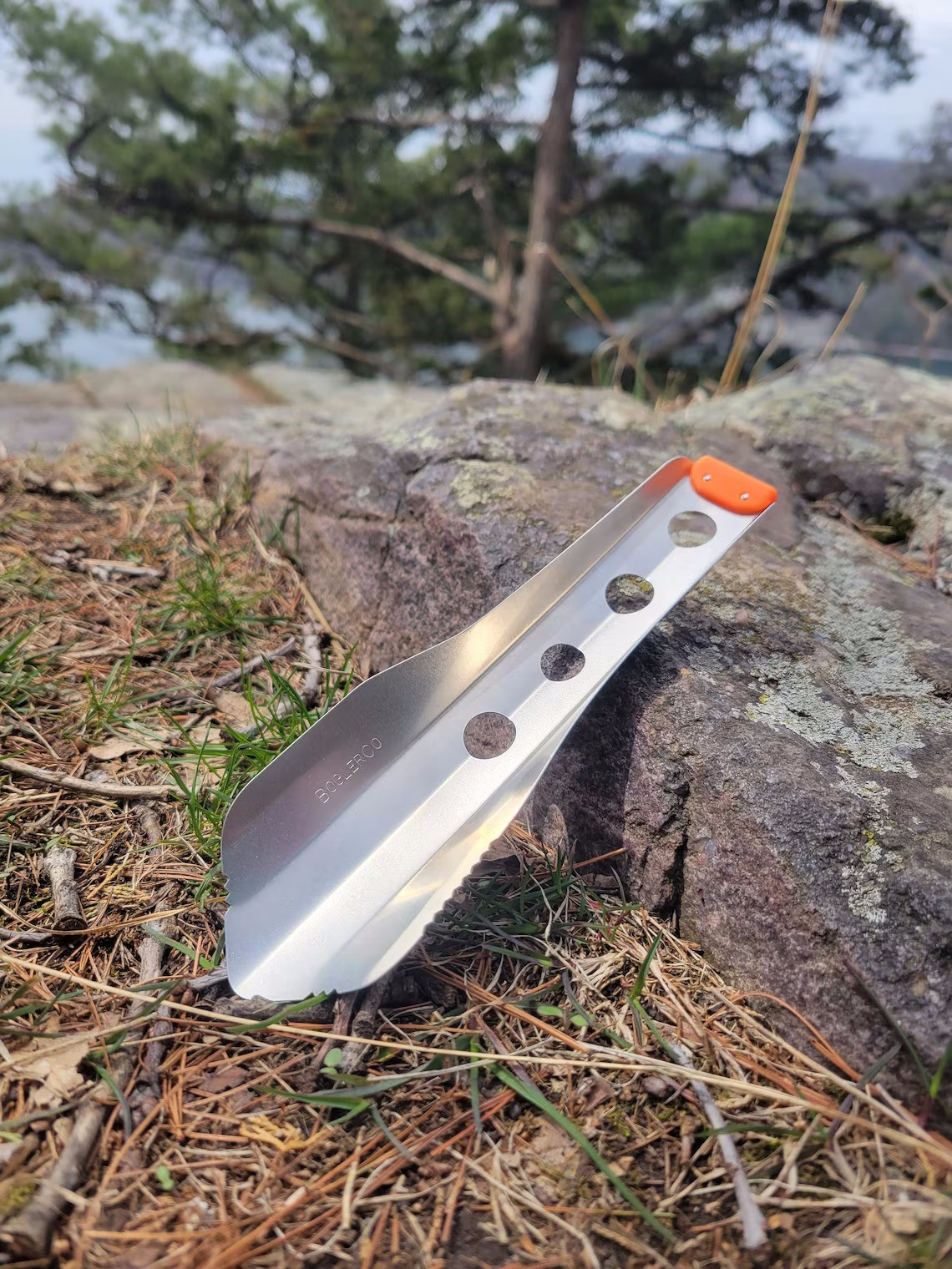 Truelle de randonnée BoglerCo Ultralight Backpacking Trowel